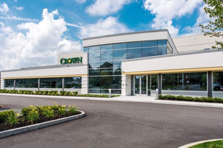 Top Quality Uniform Rental & Linen Service MA, RI, NH & CT | Crown ...